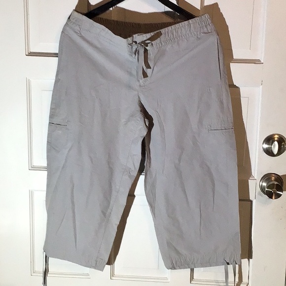 Danskin Now | Pants & Jumpsuits | Danskin Now Capri Pants | Poshmark